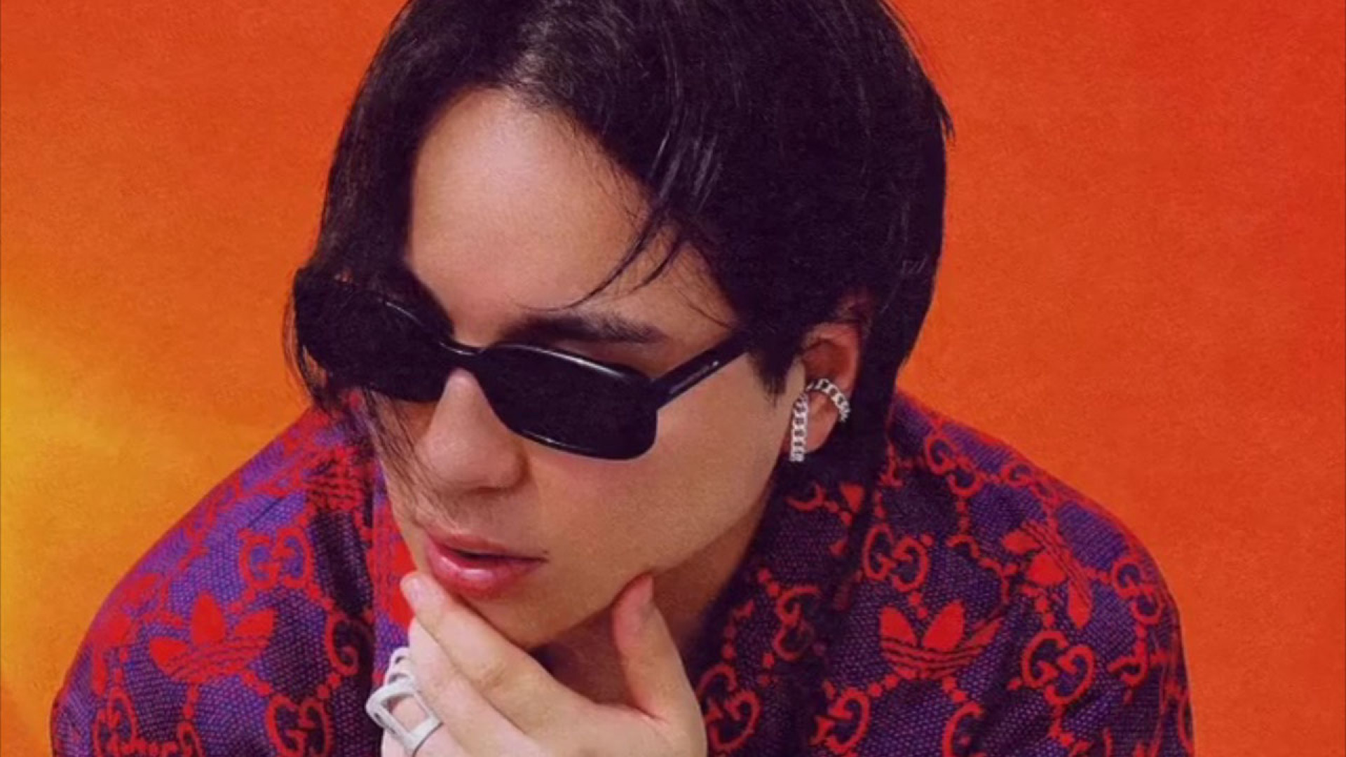 Казахстанский певец The Limba подарил невесте кольцо за 138 миллионов ...