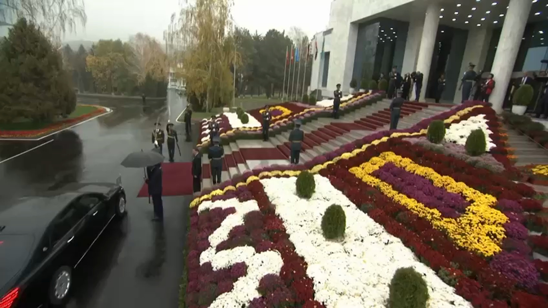 Токаев встретился с Жапаровым в резиденции "Ала-Арча"